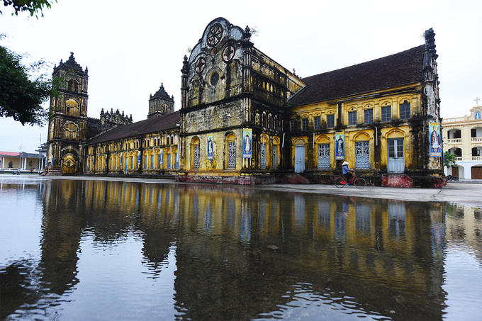 ナムディン省：1885年建立のブイチュー教会、解体見送り [社会] - VIETJOベトナムニュース