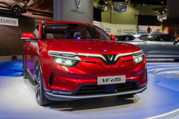 ビンファスト、EV「VF e35」「VF e36」を22年発売 LAオートショーで発表 [経済] - VIETJOベトナムニュース