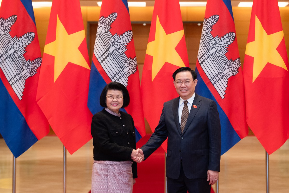 カンボジア国民議会議長、就任後初外遊でフエ国会議長と会談 政治 Vietjoベトナムニュース